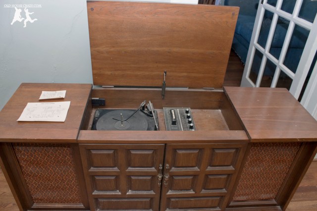 Rebuild and Modernize an Old Stereo Console – DIY | Old House Crazy